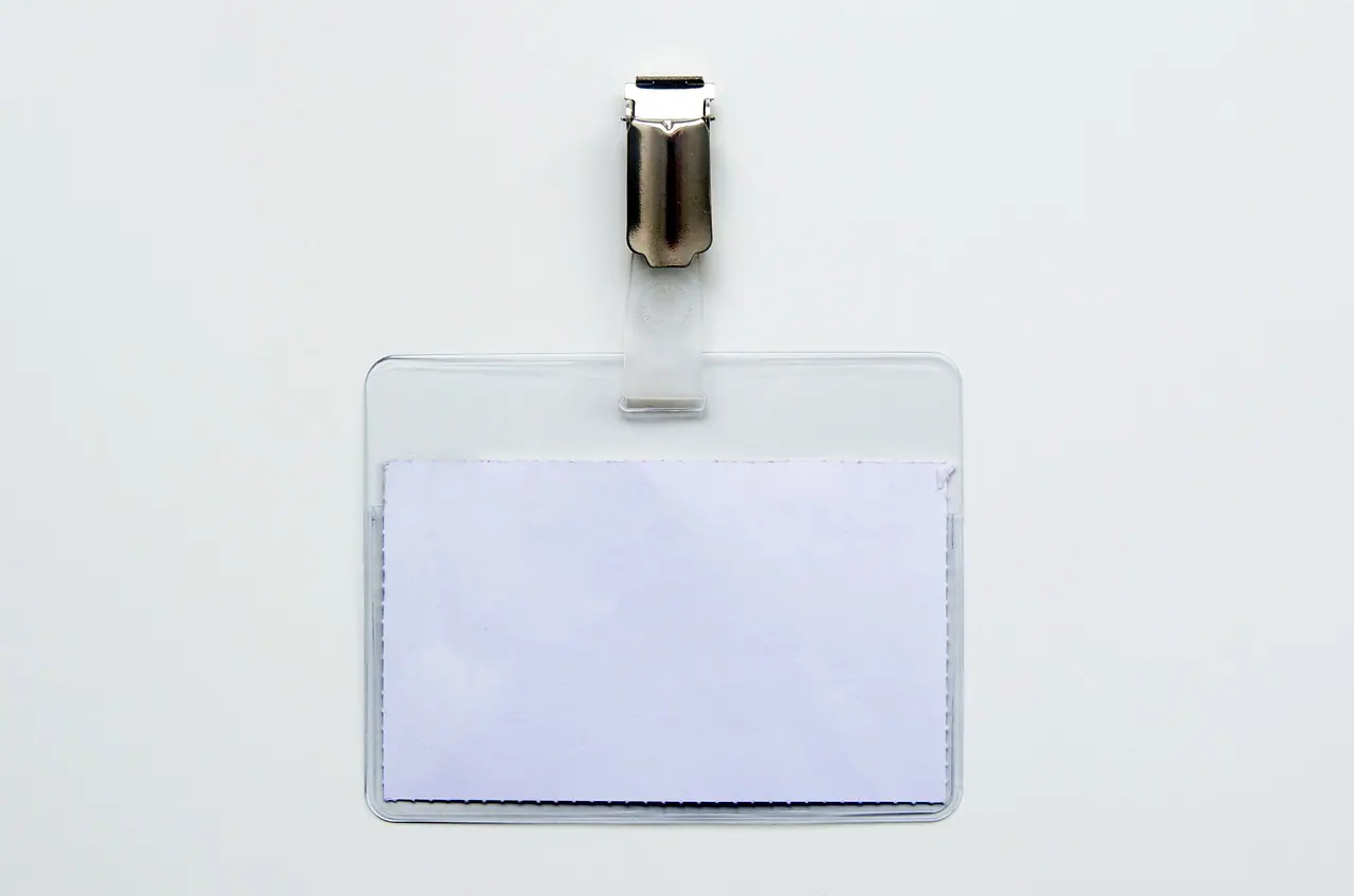 Les bonnes raisons d’utiliser un porte-badge en entreprise